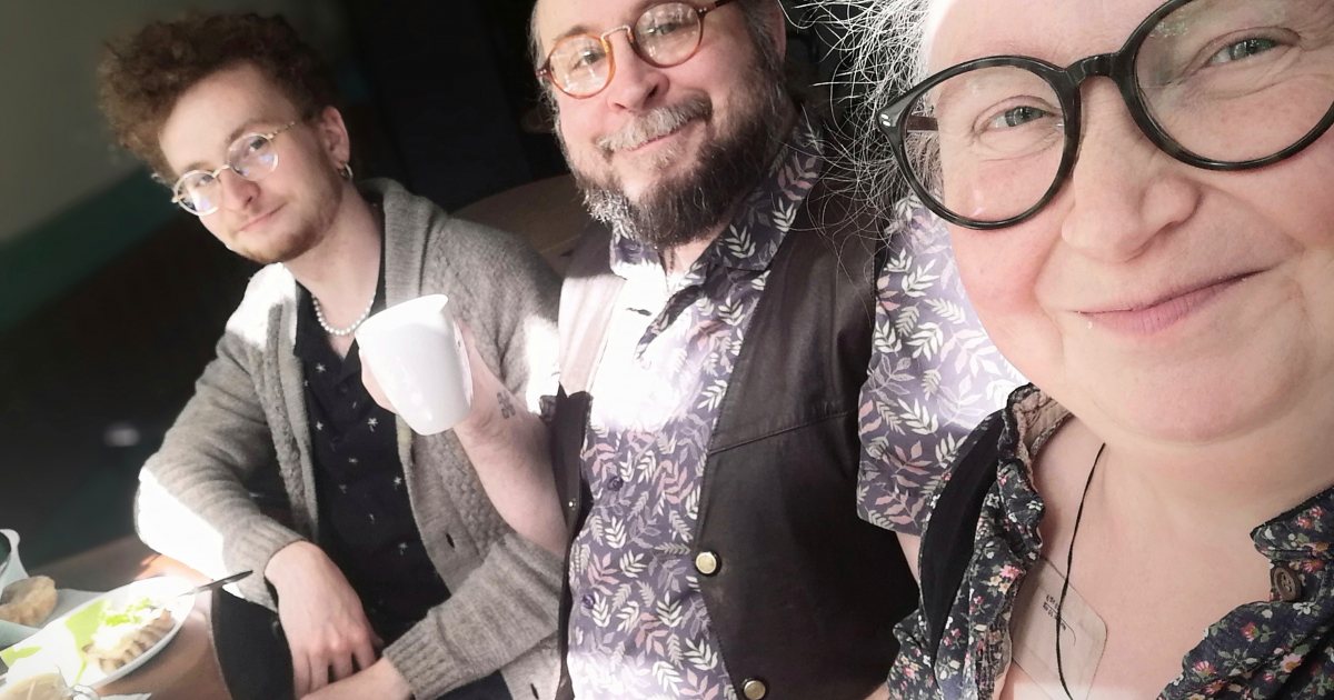 Evakko-Kristuksen kaunistama enkolpion kuvaa suomalaista ...